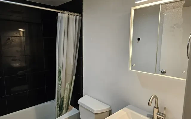 1188 Howe Street - Vancouver Apartment Rentals | uhomes.com