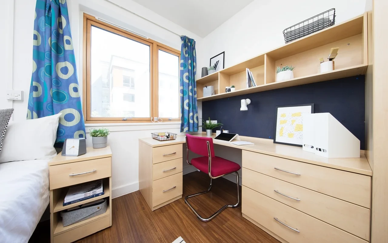 Pier Quays - Medway Student Accommodation | uhomes