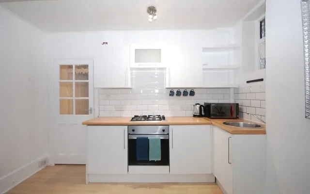 Lansdowne Way, London SW8 - London Student Accommodation | uhomes.com