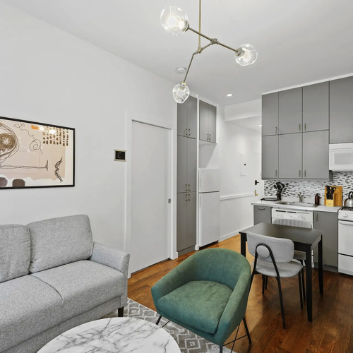 #542 - Full Bedroom A - New York Apartment Rentals | uhomes.com