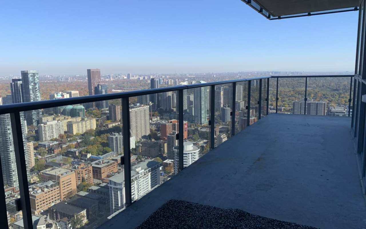 YC Condo (7 Grenville St) - Toronto Student Accommodation | uhomes
