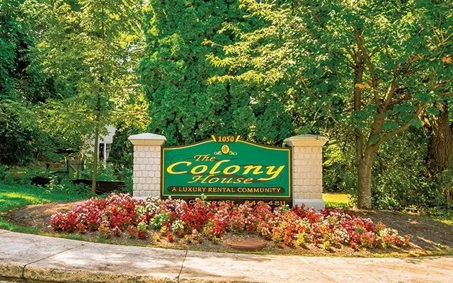 Colony House - Middlesex County Apartment Rentals | uhomes.com